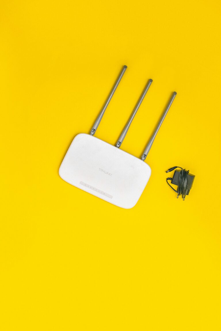 Mesh Wi-Fi vs Routers: Which Is Better for Home Networks - Trailblazing ...
